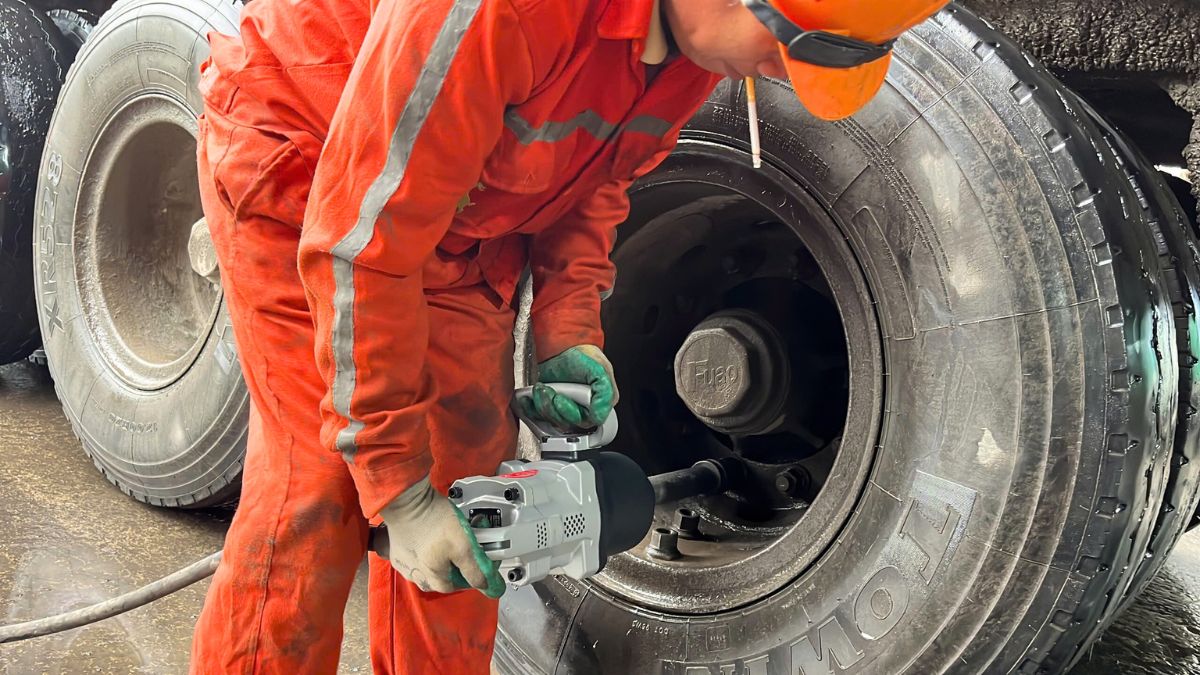 Máy Siết Bu Lông Khí Nén E699-8 4300Nm Ingersoll Rand